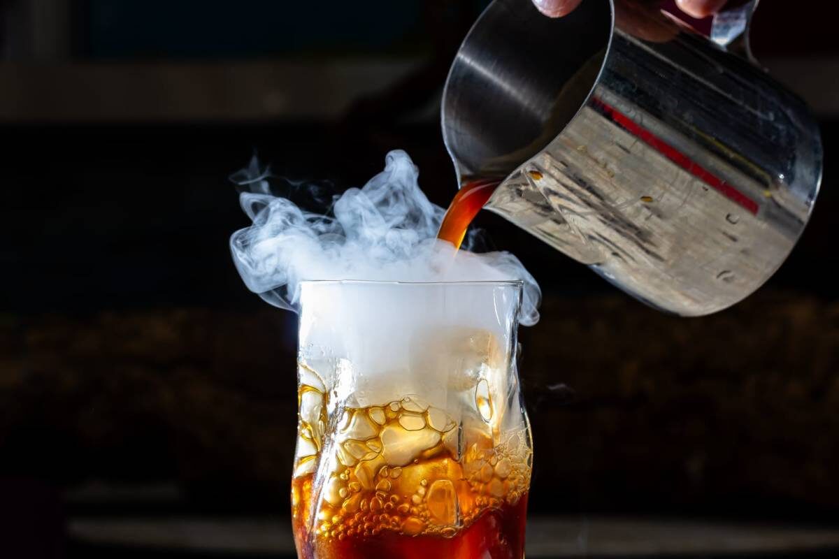 How to Drink Cognac: A Beginner-to-Luxury Guide - Château de Lasfonds